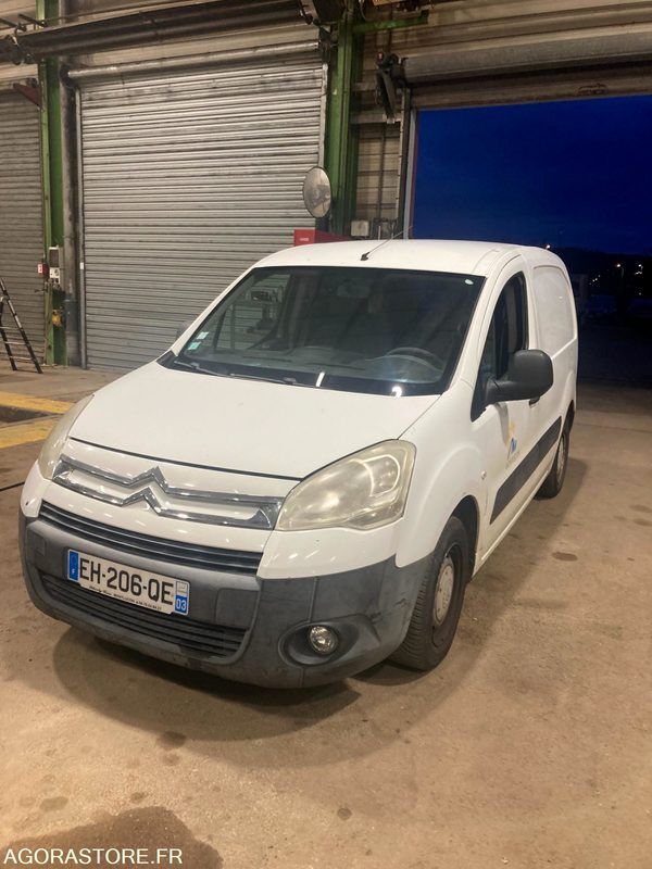 Prodaje se Citroen BERLINGO laki furgon na aukciji