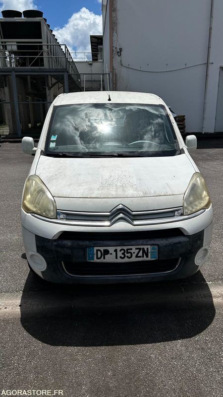 Prodaje se Citroen BERLINGO laki furgon na aukciji