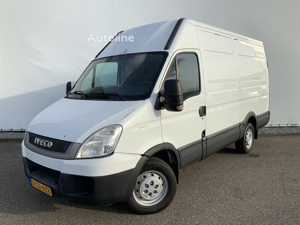 IVECO Daily 35S13V 330 H3 3 Zits Trekhaak & Opstap laki furgon
