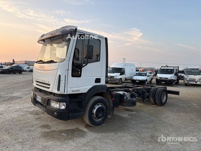Prodaje se IVECO Eurocargo 160E24 kamion šasija na aukciji