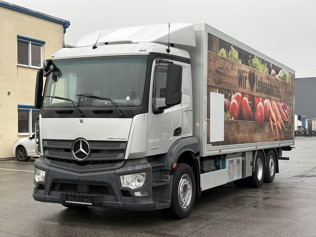 Mercedes-Benz Antos 2540 / 6x2 / tail lift kamion hladnjača