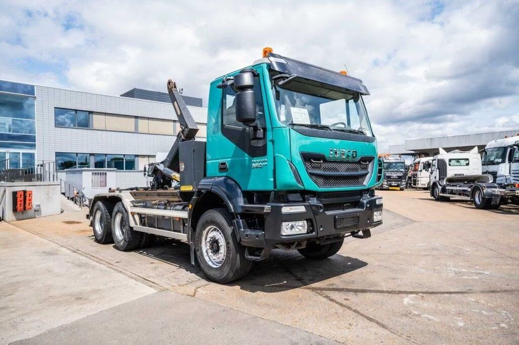 IVECO TRAKKER 360 6x4 Hook Lift Palfinger kamion rol kiper