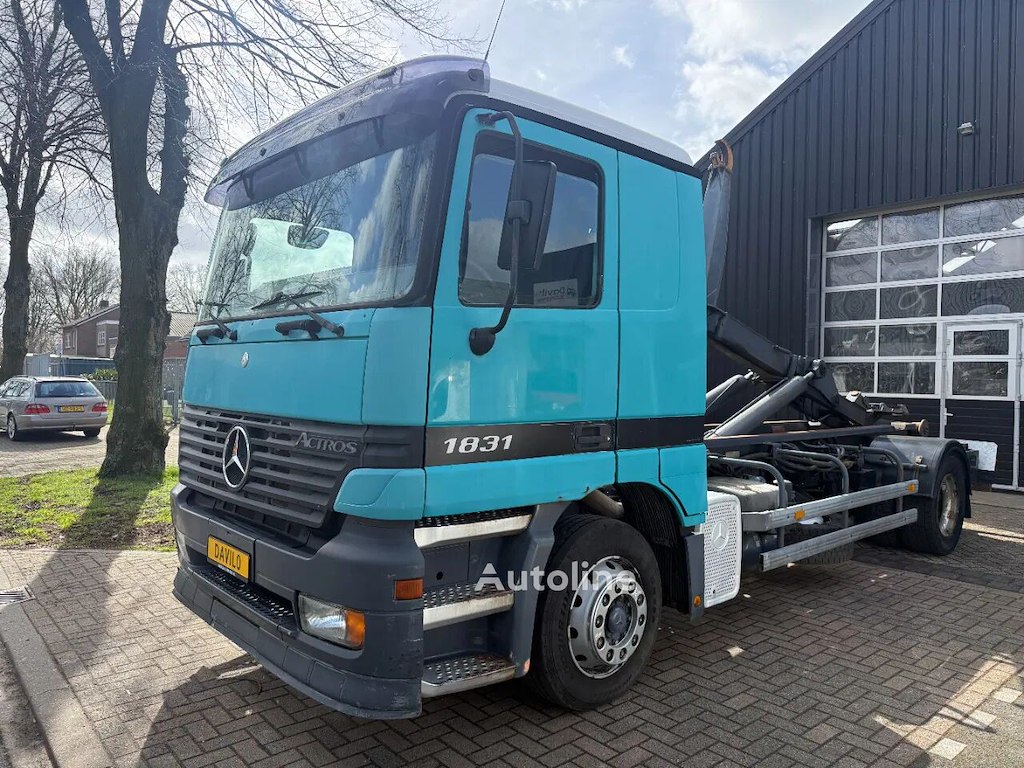 Mercedes-Benz Actros 1831 Hooklift - EPS 3 pedal - Good condition - kamion rol kiper