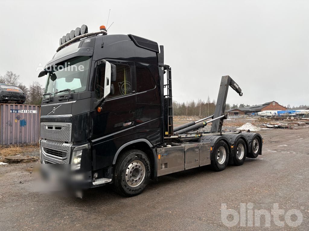 Prodaje se Volvo FH16 rol kiper sa kukom na aukciji