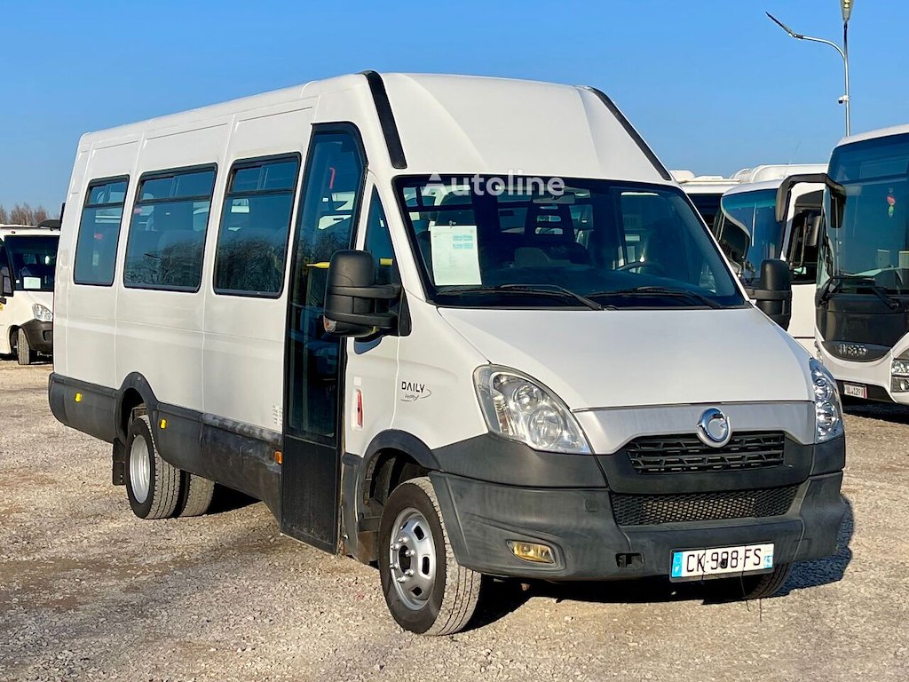 IVECO Daily prigradski autobus