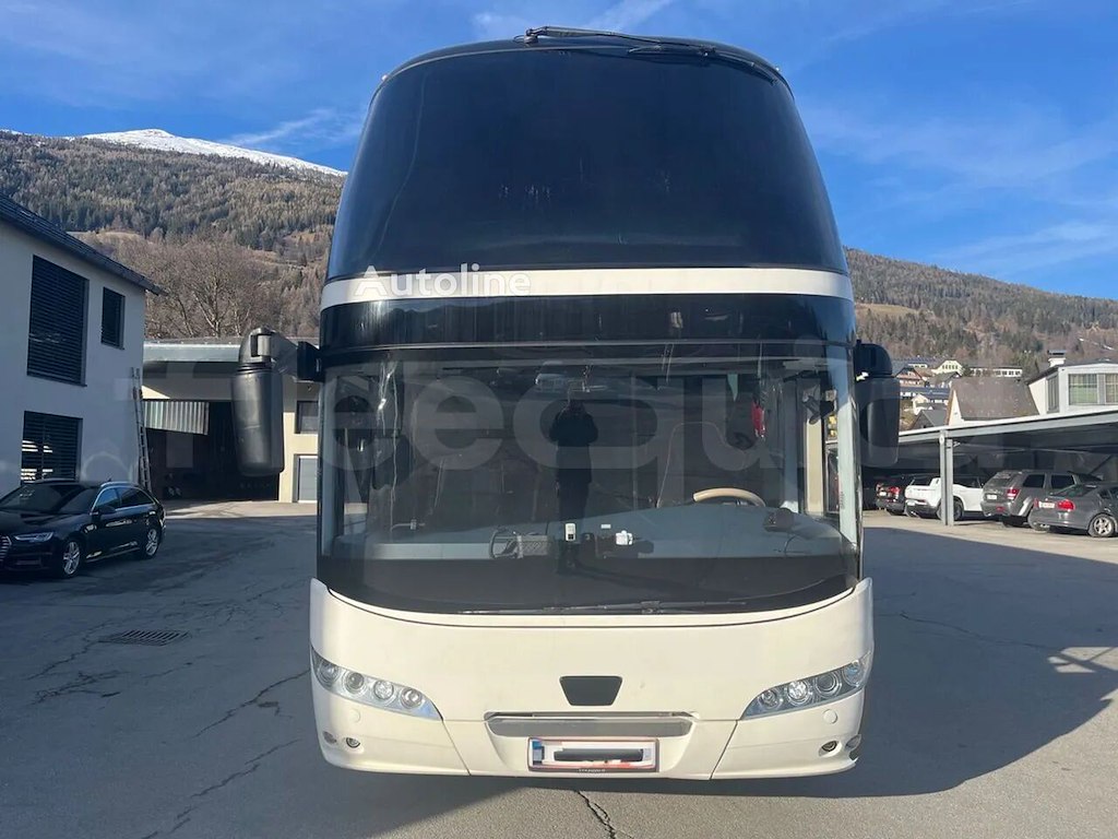 Prodaje se Neoplan Skyliner dvospratni autobus na aukciji