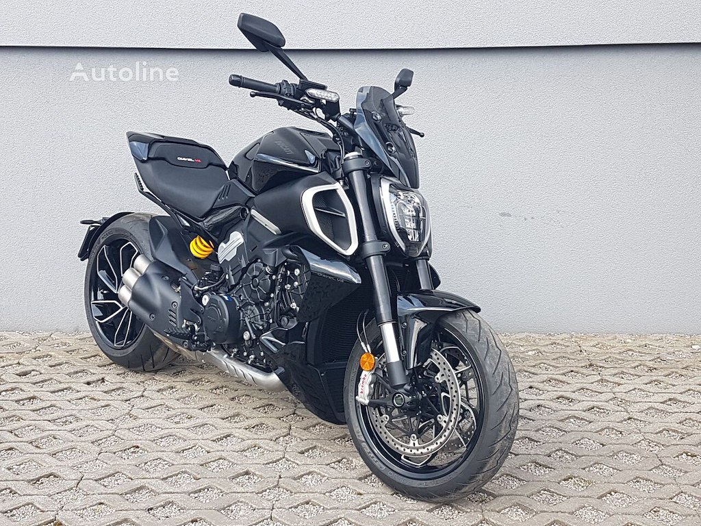 Ducati DIAVEL V4 GRANTURISMO 32KM motocikl
