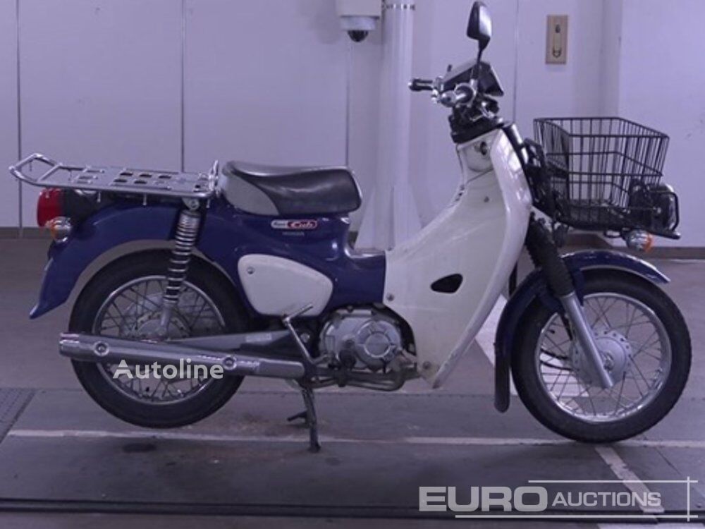 Prodaje se Honda 50 Supercub moped na aukciji