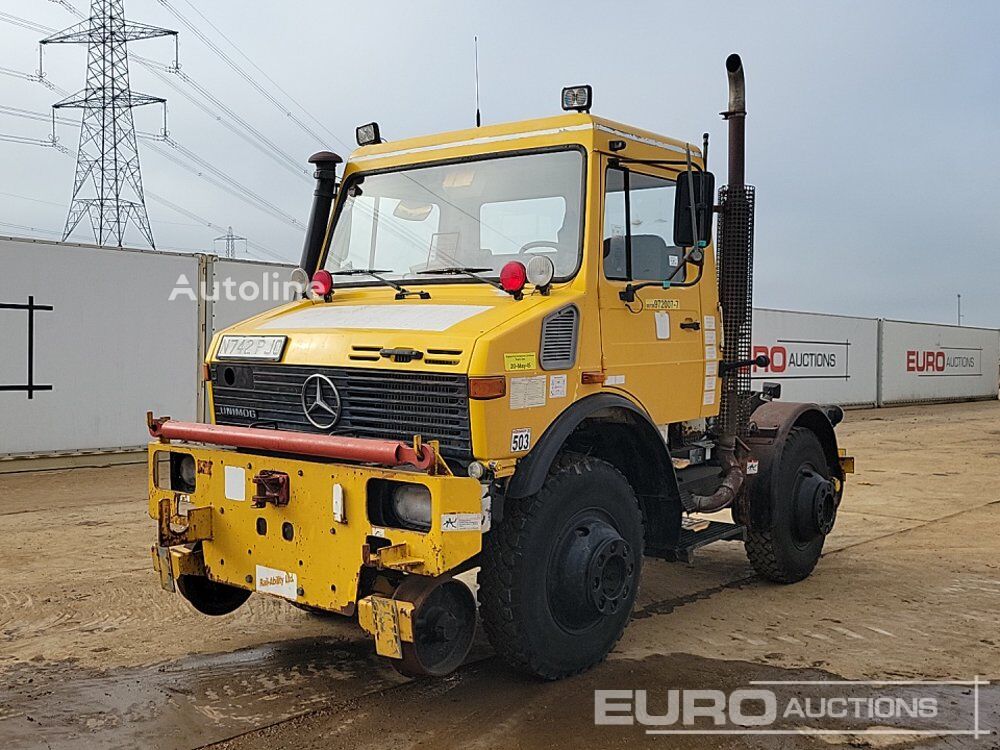 Prodaje se Mercedes-Benz Unimog tegljač na aukciji