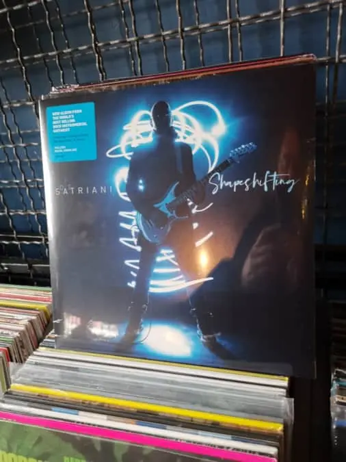 Joe Satriani - Shapeshifting