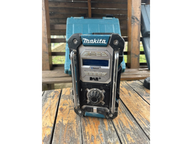 Makita dmr 112 aku gradjevinski radio