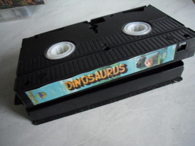 DINOSAURUS VHS