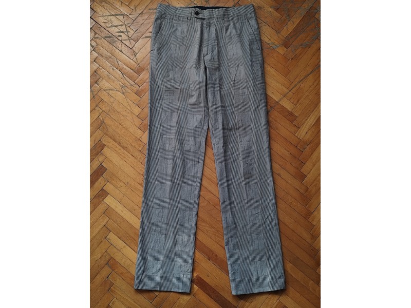 Brutalne original muske chino pantalone Carolina Herera
