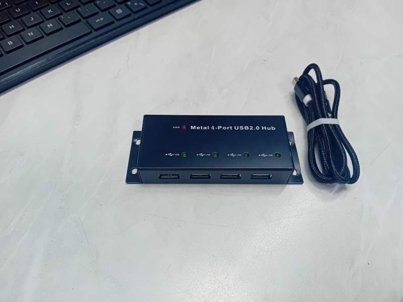 usb hub 4 porta metalni sa kablicem