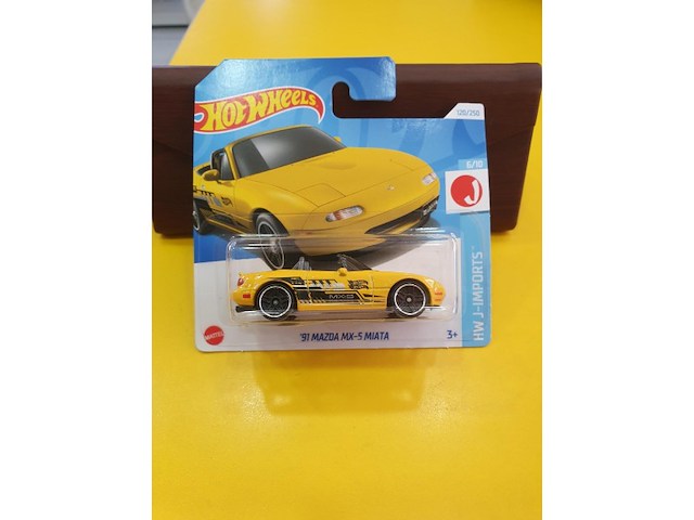 Hot wheels auto `91 mazda mx 5 miata