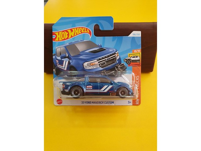 Hot wheels auto `22 ford maverick custom