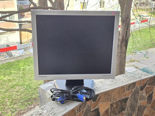 Monitor TFT Samsung SyncMaster 710v