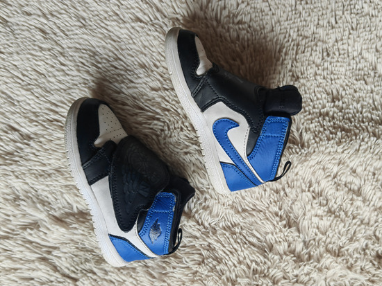 Nike sky jordan 1