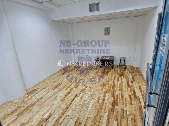 Izdaje se lokal u centru Novog Sada, površine 19 m²