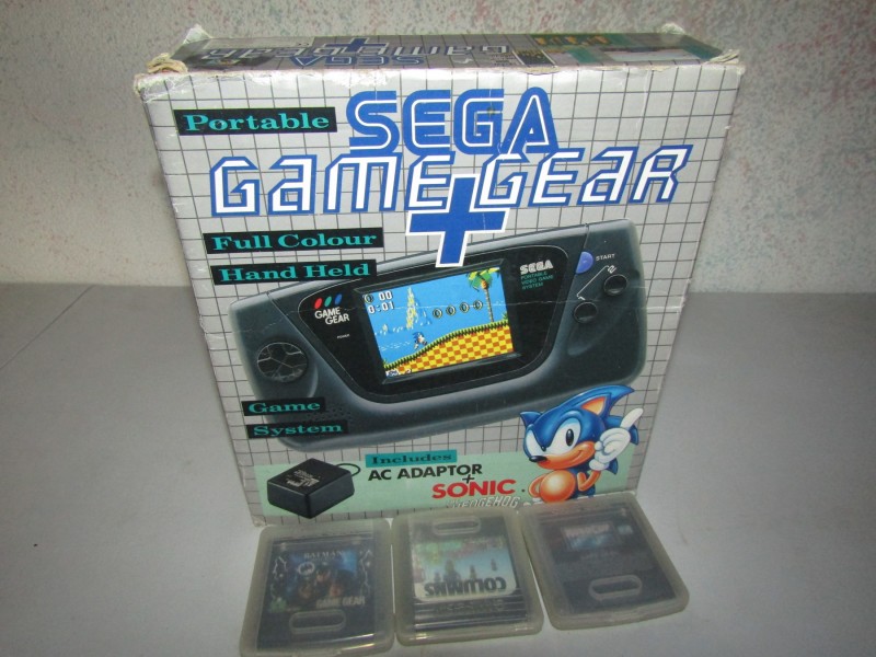 Sega Game Gear u kutiji plus četiri igrice, devedesete