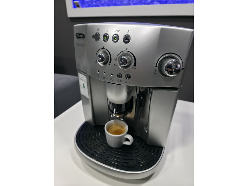 DeLonghi Magnifica Automatski Espresso aparat za kafu