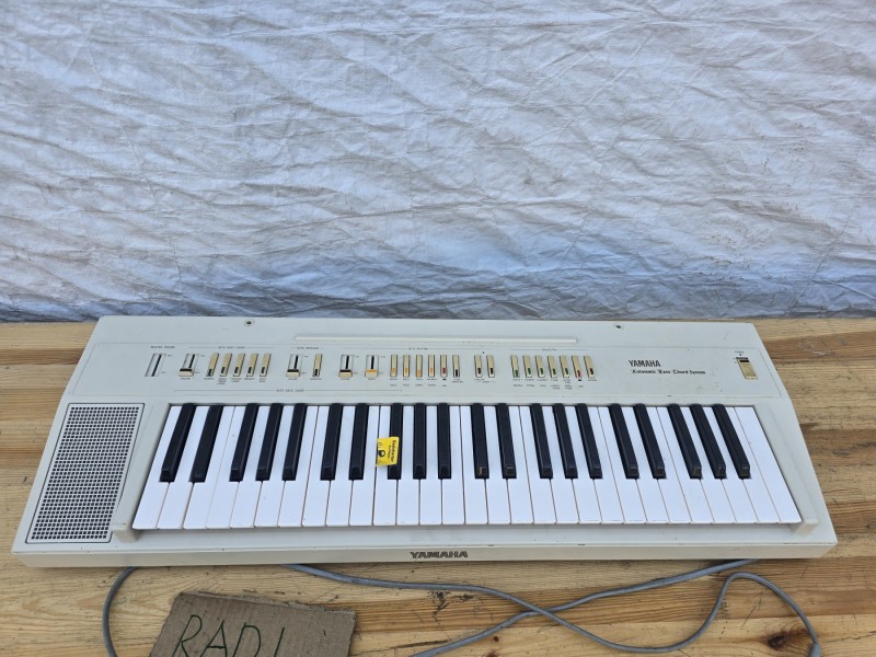 Yamaha portable keyboard model PS-20