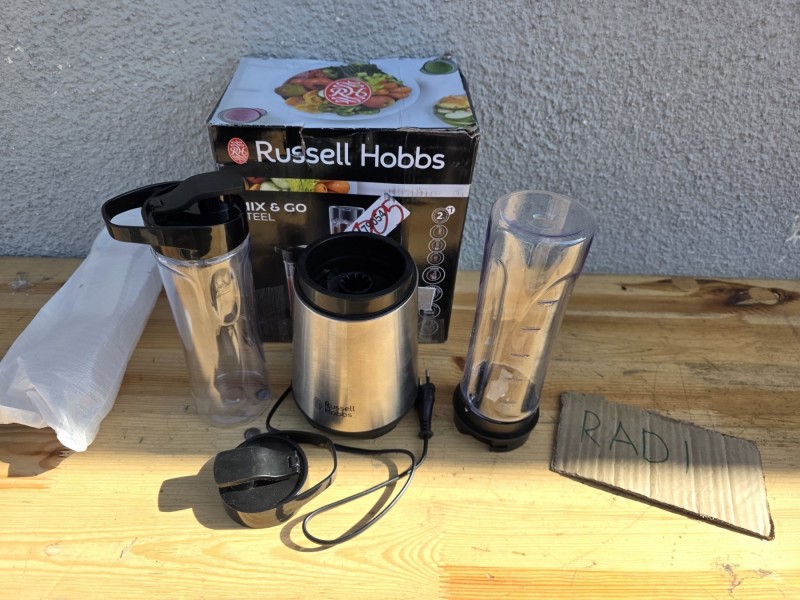 praktičan i kvalitetan Russell Hobbs za brzi smuti