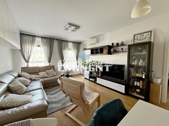 Novi Beograd, Savada, Uroša Martinovića, 2.0, 55m2, 900 EUR