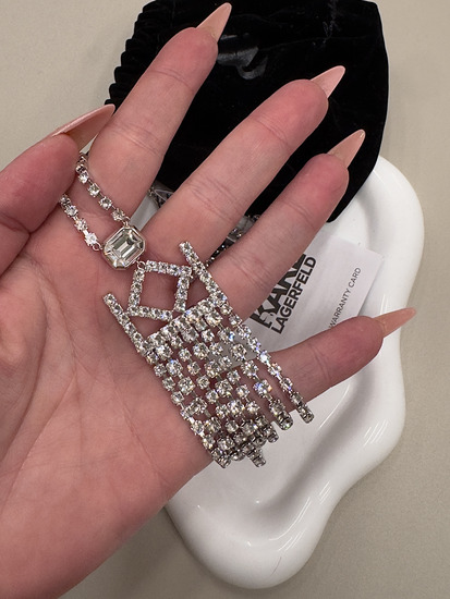 KARL LAGERFELD ogrlica Swarovski kristali NOVO