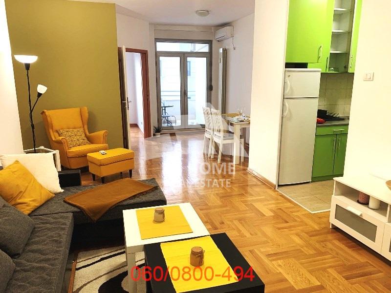1.5 stan sa garažnim mestom, Radojke Lakić ID#3149
700 €