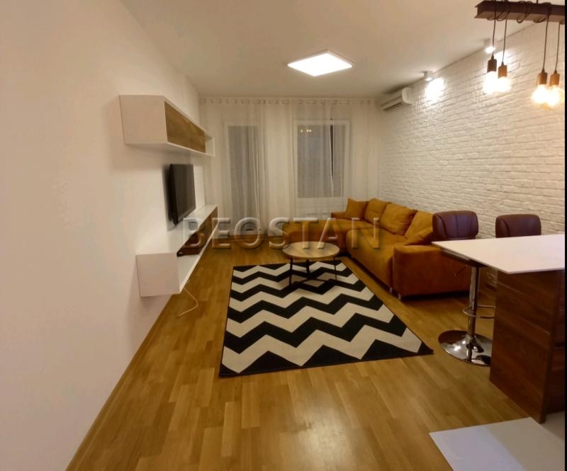 Novi Beograd - Savada a blok #1266593
600 €