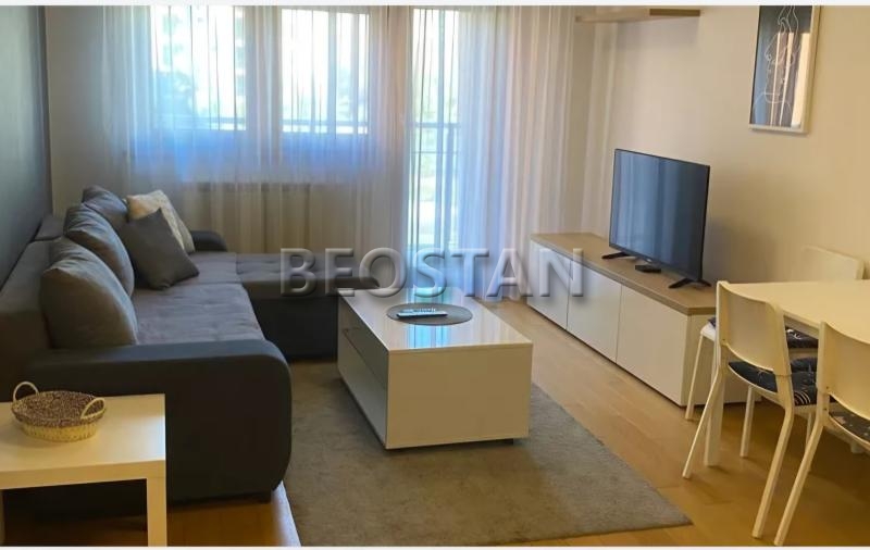 Novi Beograd - Savada a blok #66581
850 €