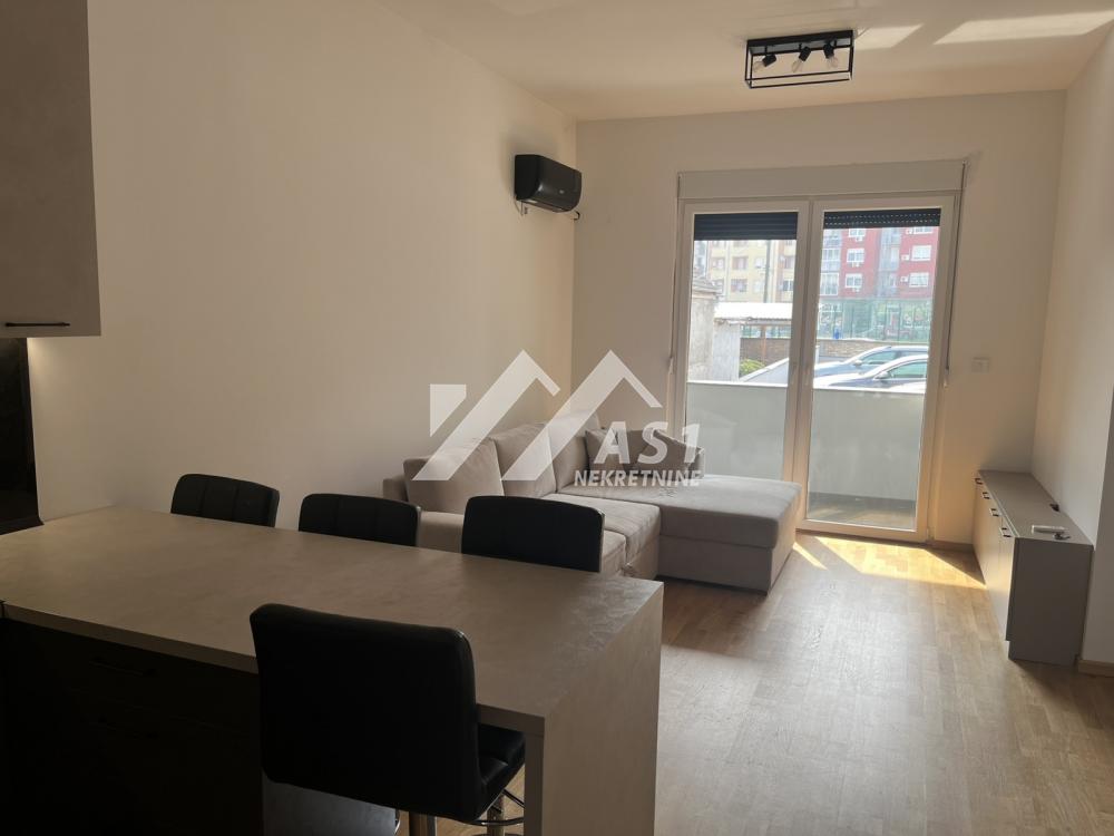 IZDAJE SE DVOSOBAN STAN U KEJ GARDEN-U-pet friendly ID#5935
500 €