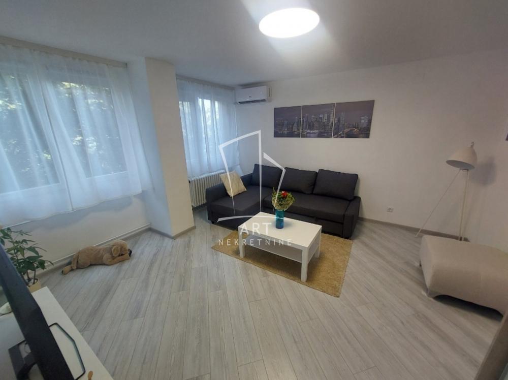 Šumice, namešten stan 35m2 ID#8378111
450 €