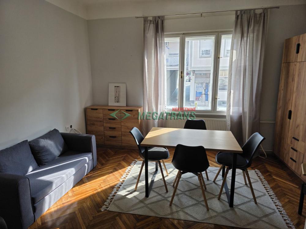 1-soban, 32m2, centar, Kosovska ulica ID#1868
300 €
