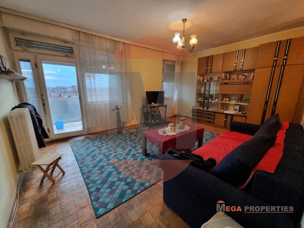 Borča centar 3, crvena fasadna cigla, 75m2, 4/6, 3.0, odmah useljiv ID#1054
143.000 €
