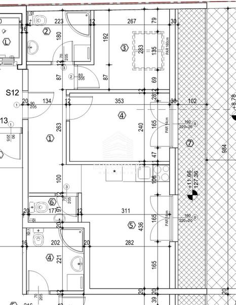 Lux, 2.0, u blizini Vuka ID#9174
191.105 €