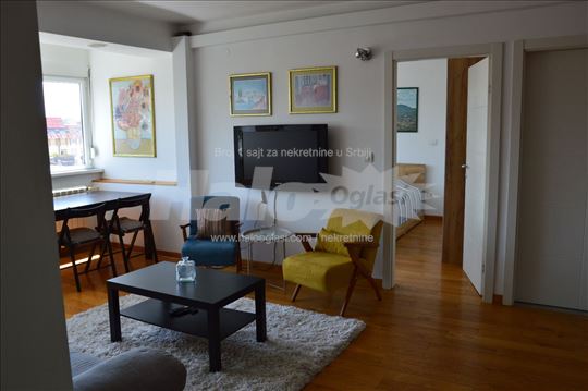 Savamala,lux,renoviran, namešten, sa pogledom 69m2