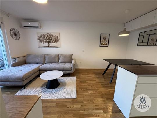 Izdaje se trosoban stan –58m2- Novi Sad