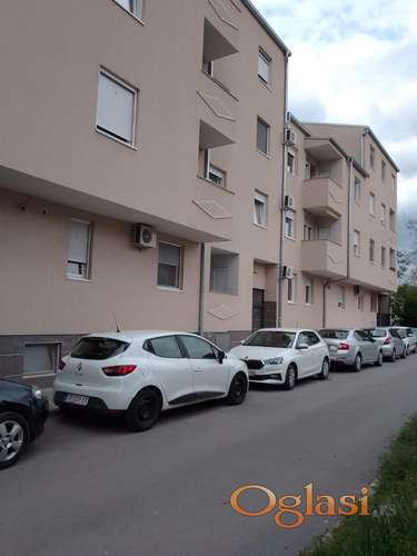 GARAŽNO MESTO U BOGOBOJA ATANACKOVIĆA 4