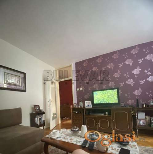 Izdaje se odličan stan kod Tehničkih fakulteta, 66m2