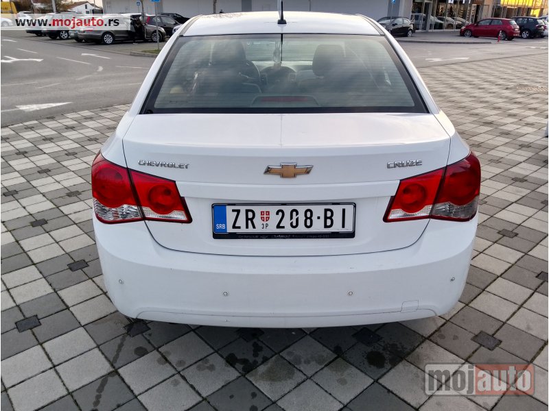 Chevrolet Cruze 1.6Plin