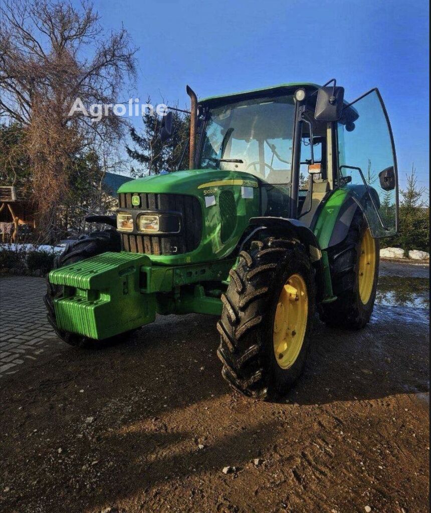 John Deere 5100 M traktor točkaš