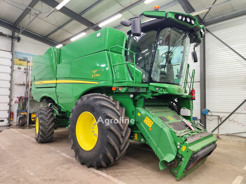 John Deere S770i kombajn za žito