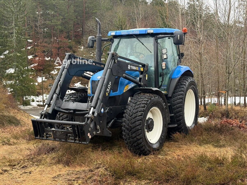 Prodaje se New Holland T6040 – 141 hk – Trima laster – Brøyteplate – 4627 timer traktor točkaš na aukciji