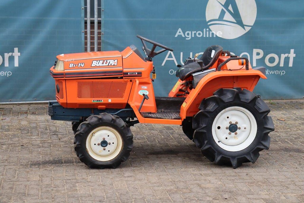 Prodaje se Kubota B1-14 Bulltra traktor točkaš na aukciji