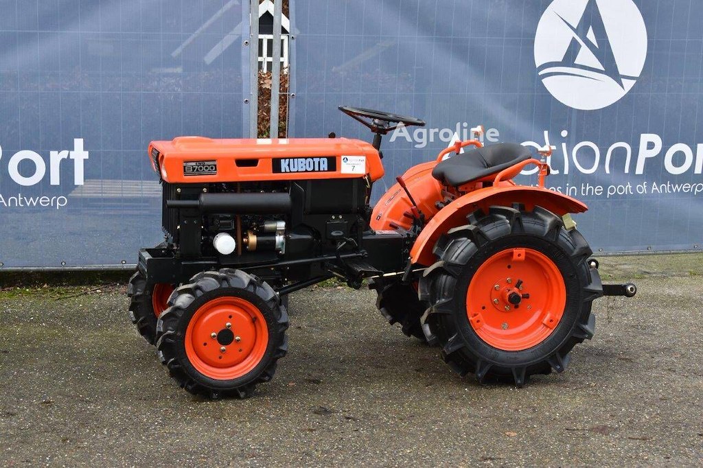 Prodaje se Kubota B7000 traktor točkaš na aukciji