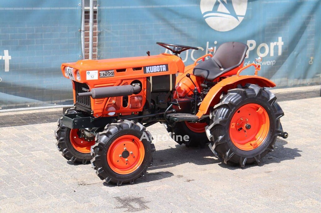 Prodaje se Kubota B7001 traktor točkaš na aukciji