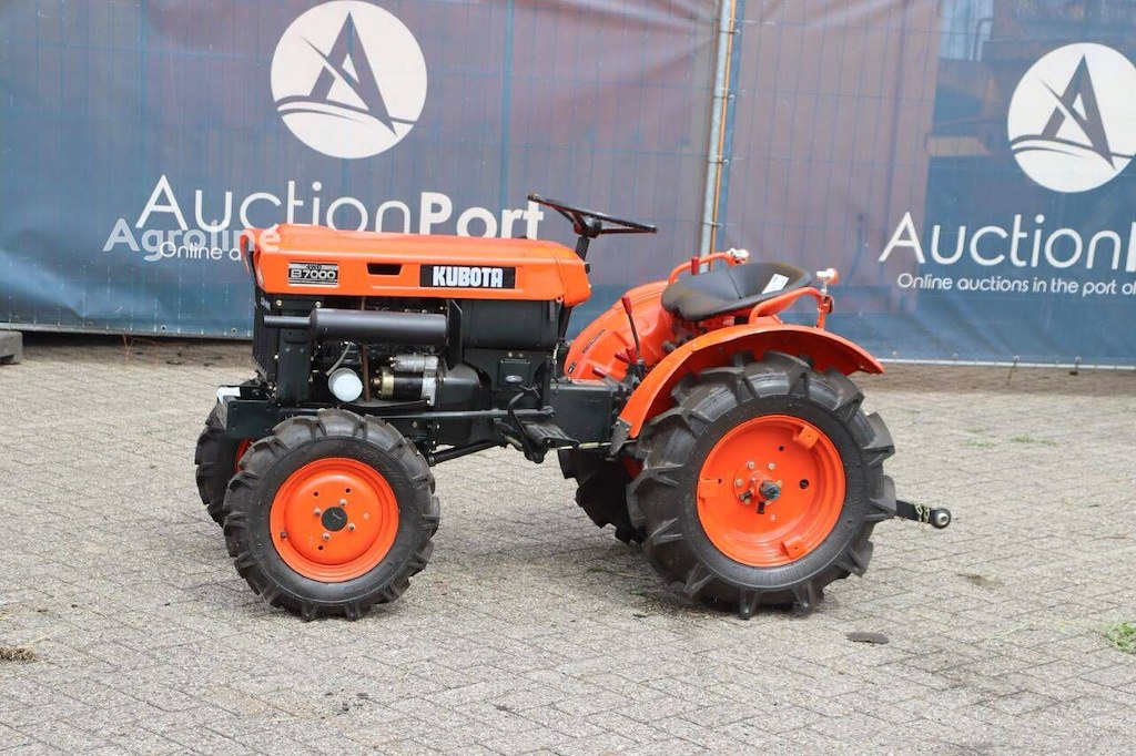 Prodaje se Kubota B7000 traktor točkaš na aukciji