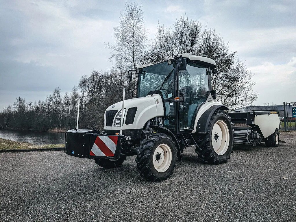 Prodaje se New Holland BOOMER 54D BOOMER 54D - 320 hours traktor točkaš na aukciji